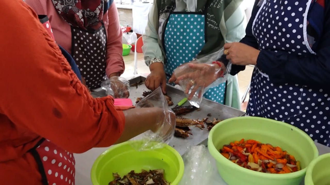 Pelatihan Berbasis Kompetensi Makanan Tradisional Prodamas Plus 2022 ...